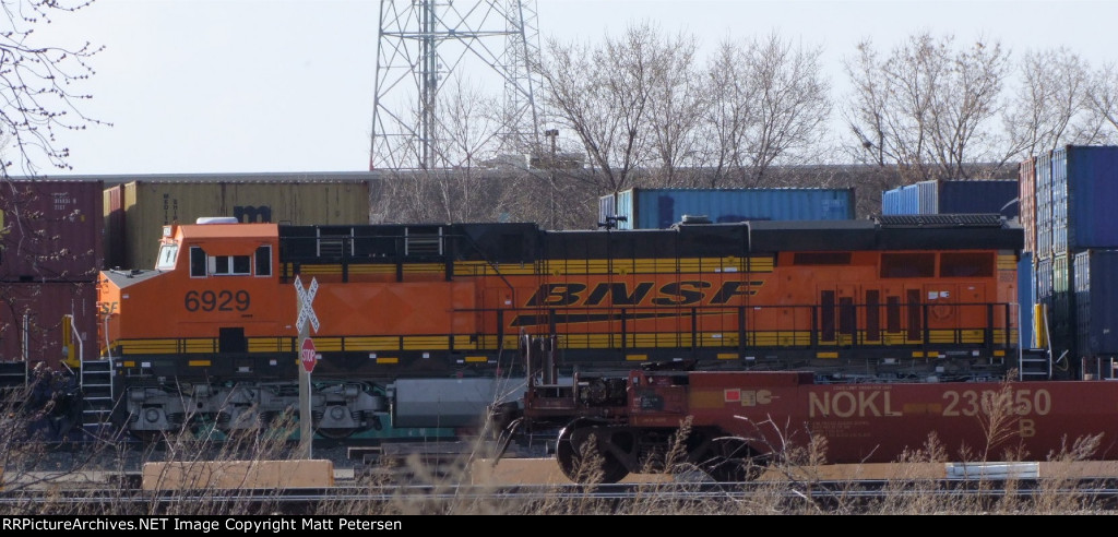 BNSF 6929